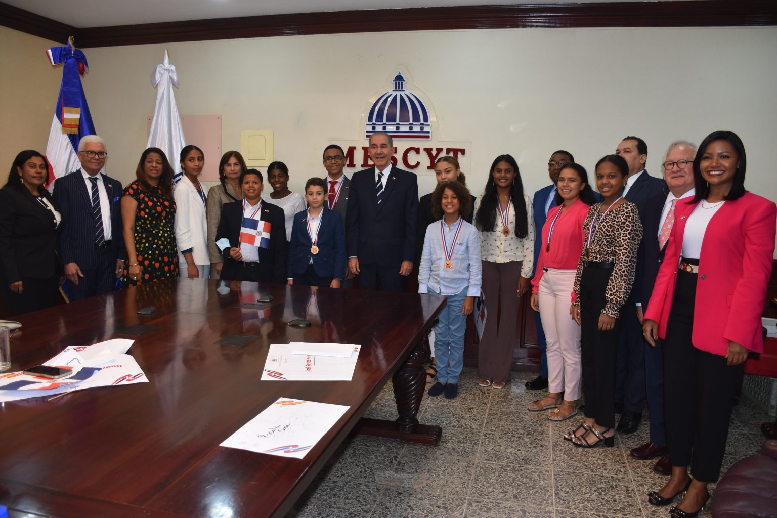 Ministerio de Educación Superior, Ciencia y Tecnología (MESCYT) ofrece ...