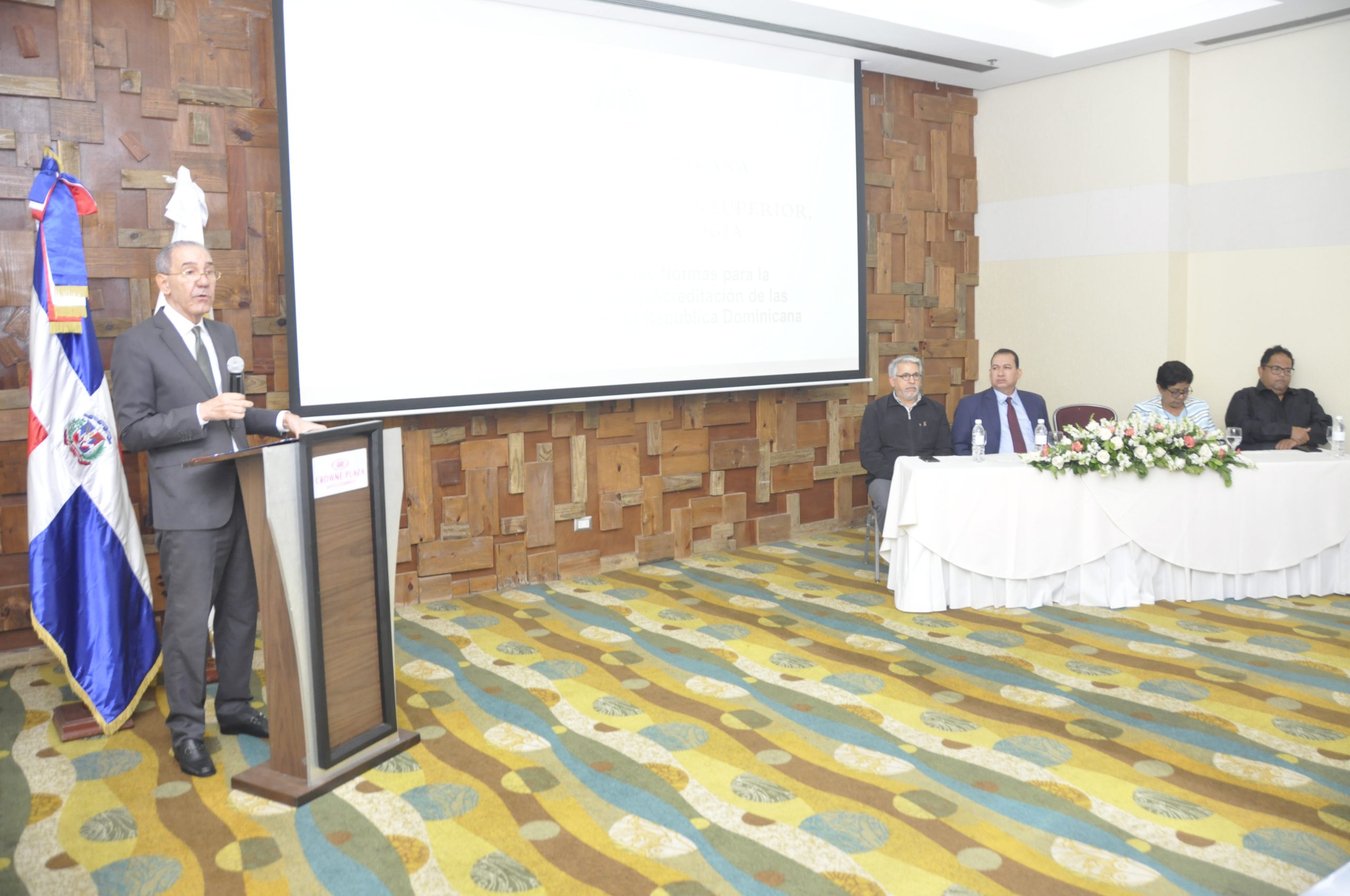 MESCYT busca colocar a las Escuelas de Medicina a la altura de los ...