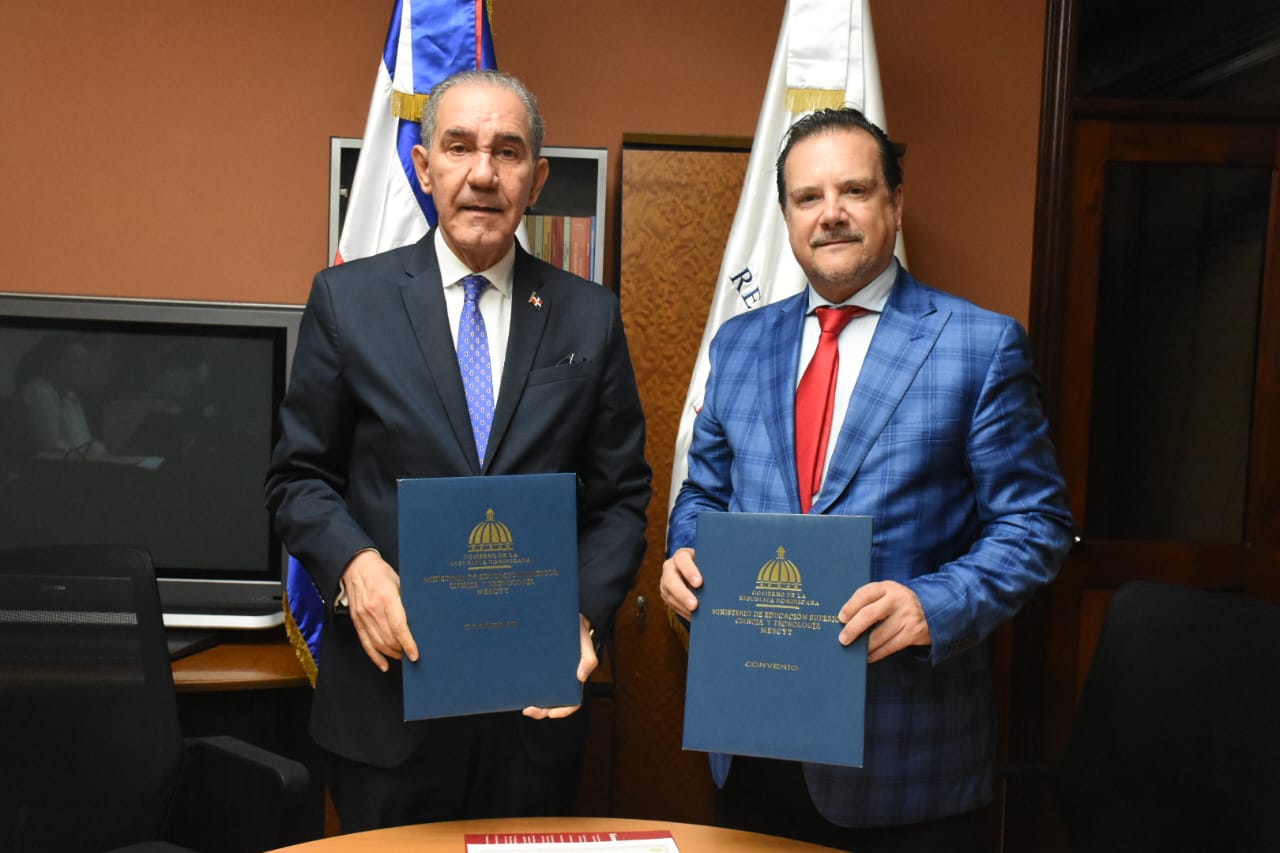 MESCYT y Universidad de Santander suscriben convenio para dotar de 50 ...