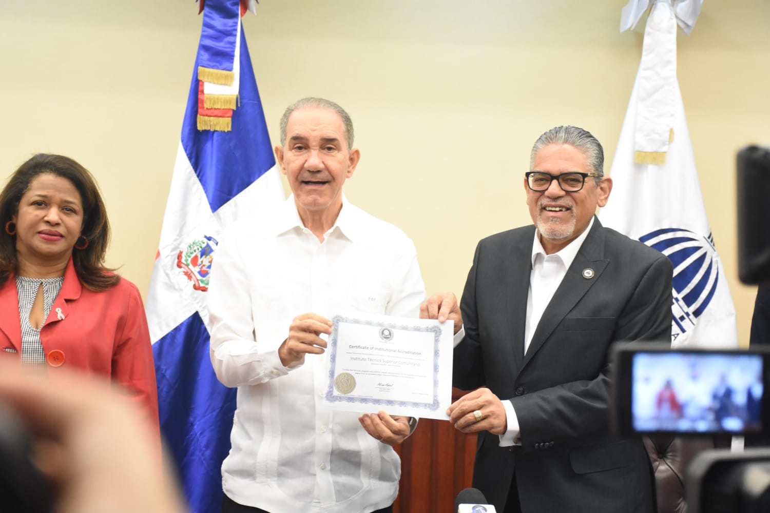 MESCYT valora como trascendental certificación Innova Educational ...