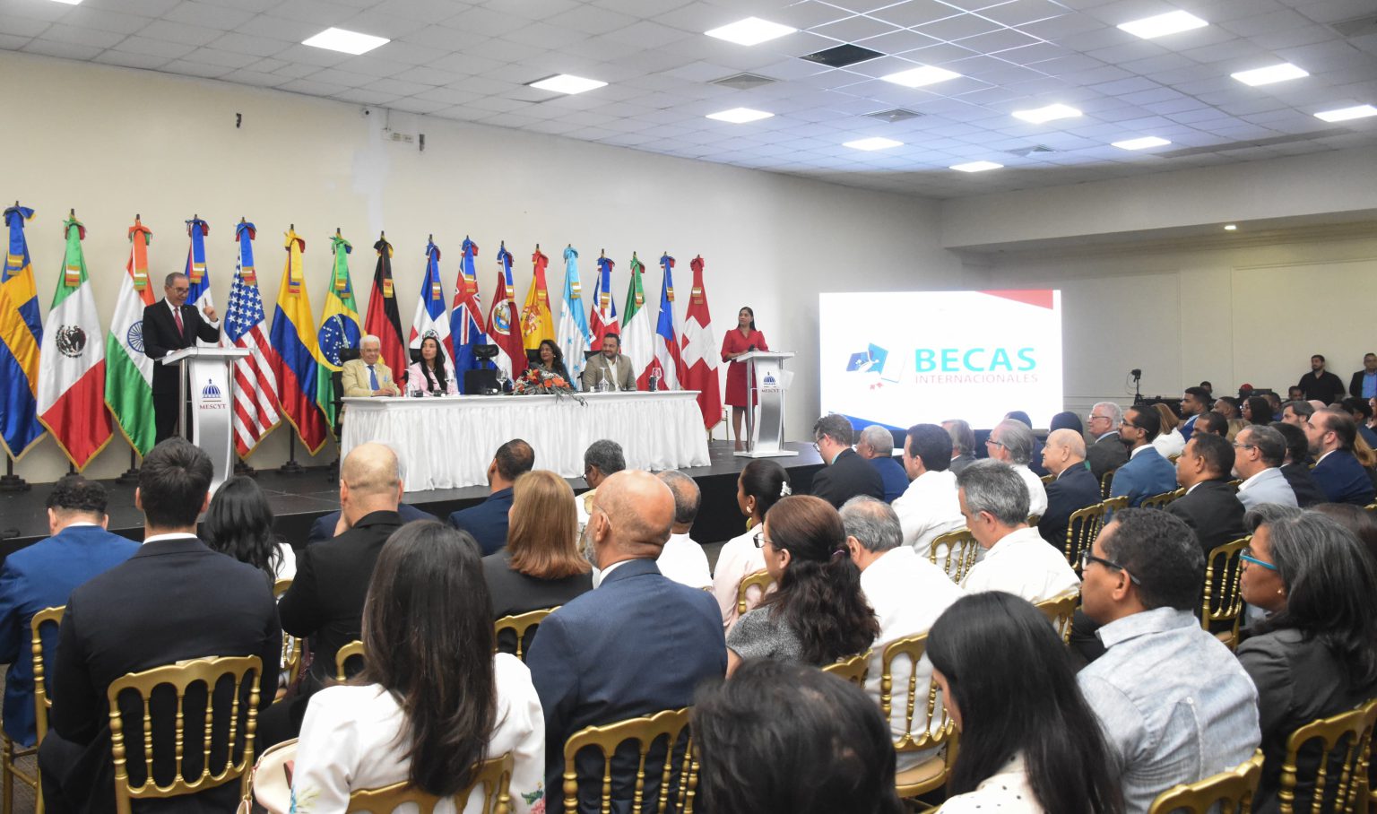 MESCYT abre convocatoria de becas internacionales en 59 universidades ...