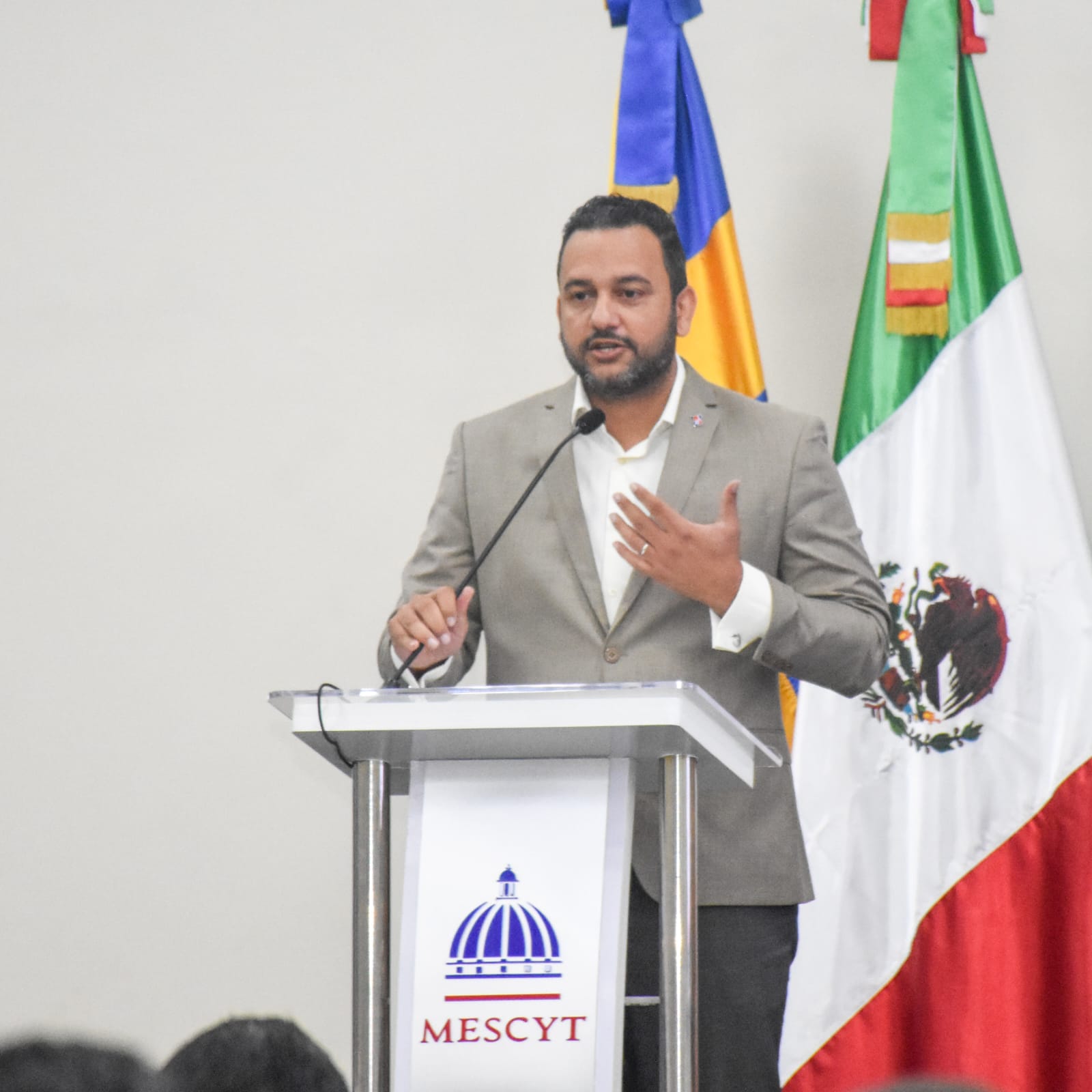 MESCYT abre convocatoria de becas internacionales en 59 universidades ...