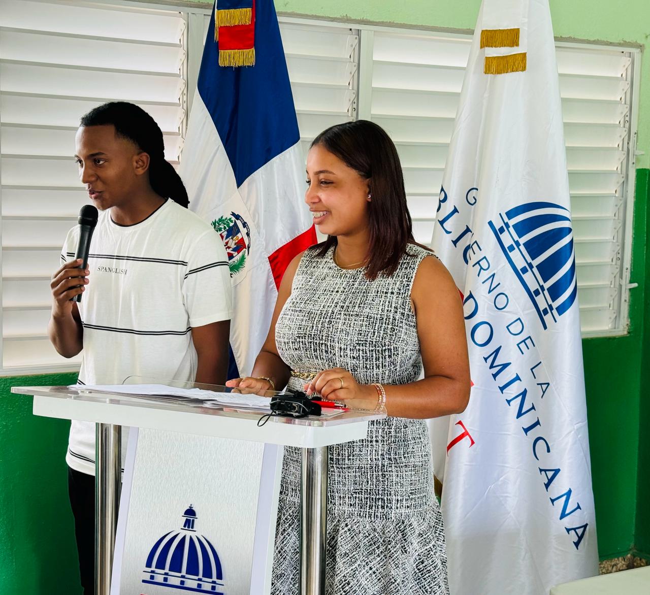 MESCyT inaugura Centro de Inglés de Inmersión en la comunidad de ...