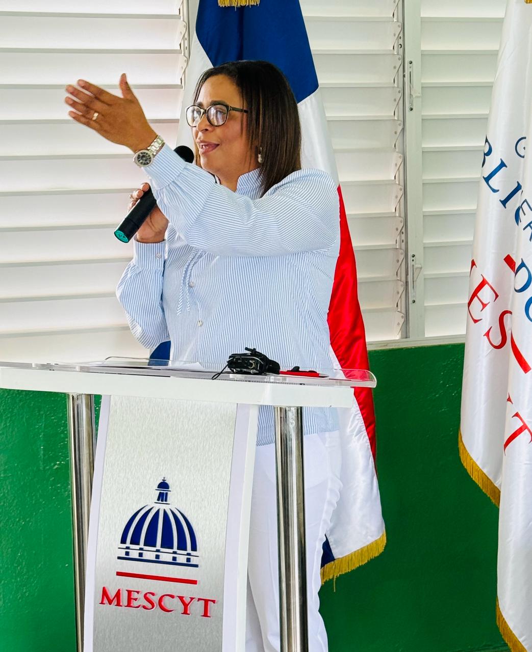 MESCyT inaugura Centro de Inglés de Inmersión en la comunidad de ...