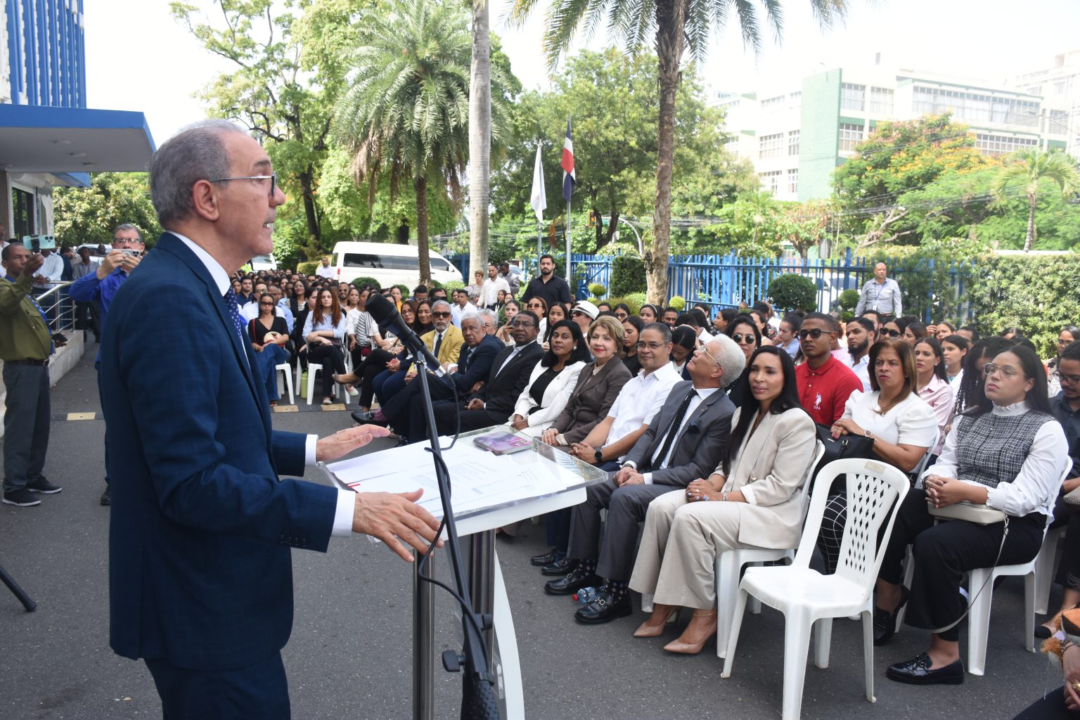 MESCyT entrega 402 becas a alumnos que cursarán programas de maestrías ...