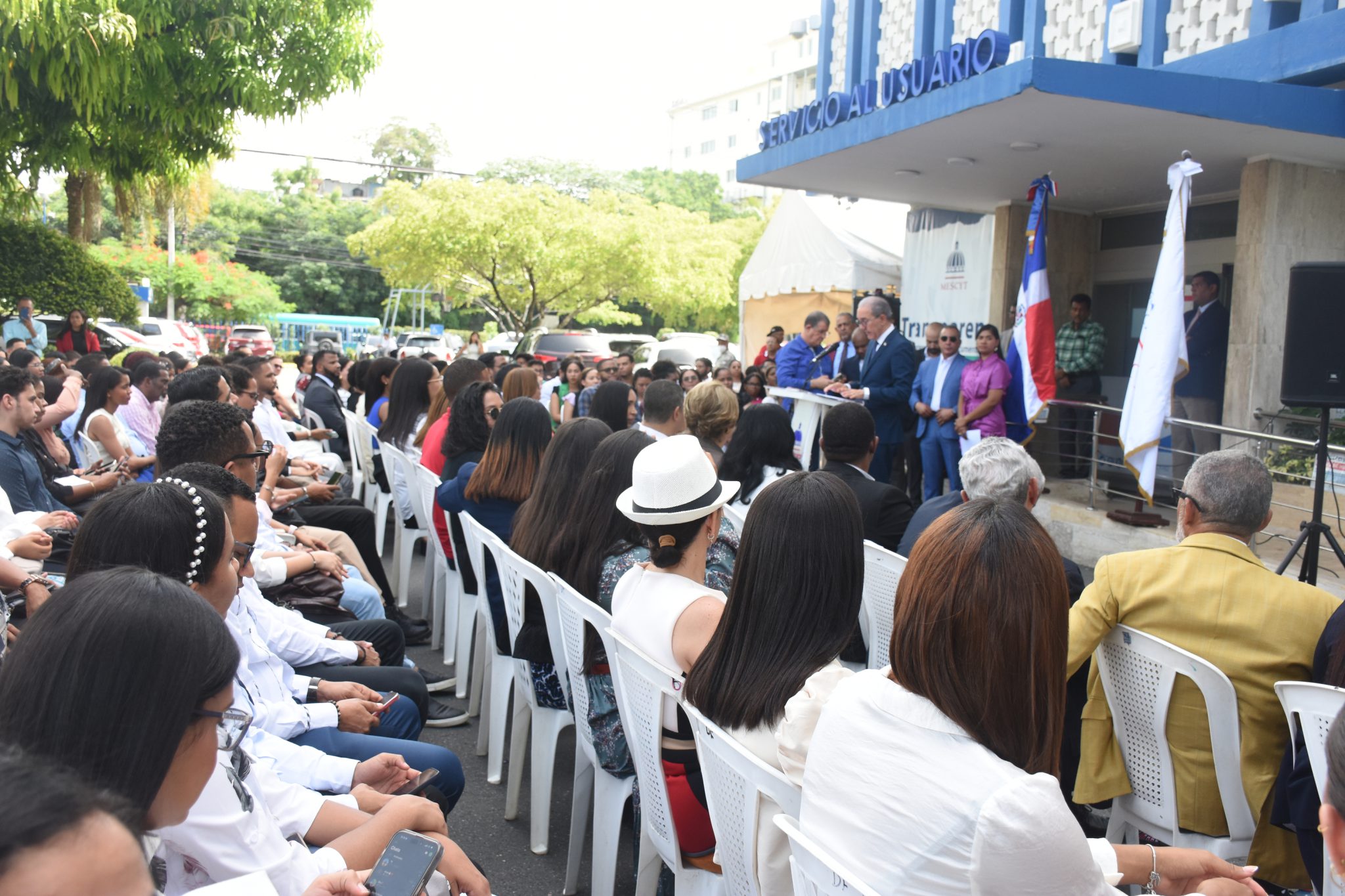 MESCyT entrega 402 becas a alumnos que cursarán programas de maestrías ...