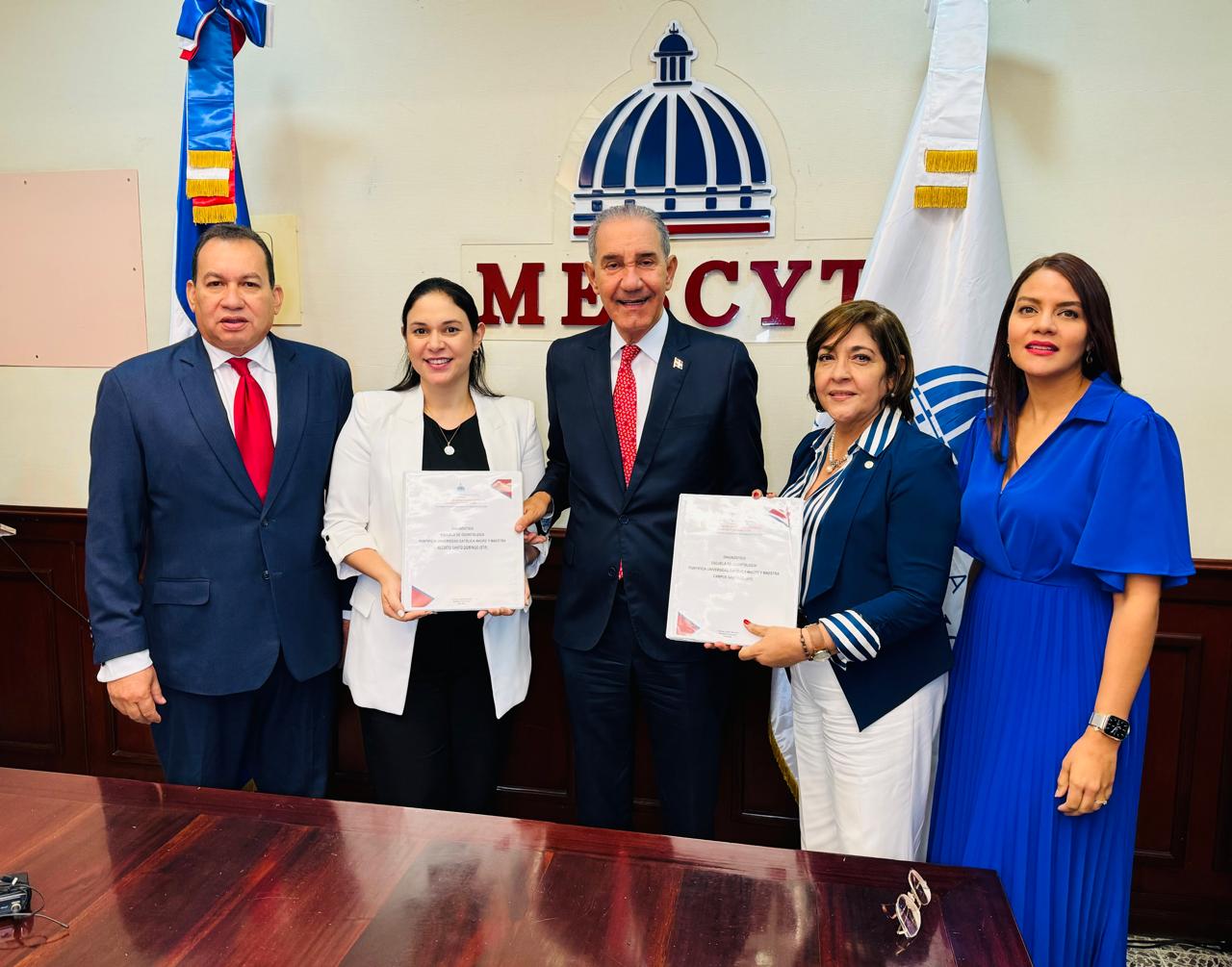 MESCyT presenta Primer Diagnóstico Evaluativo de las Escuelas de ...