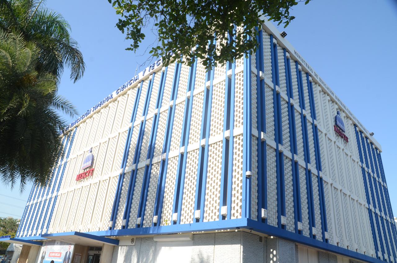 MESCyT informa no tiene reportes de estudiantes dominicanos afectados ...