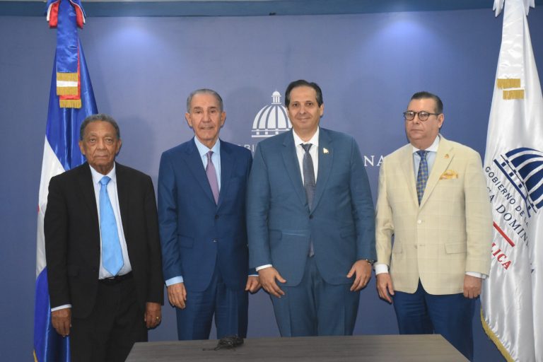 MESCyT y Salud Pública trabajan mecanismos para validar títulos ...